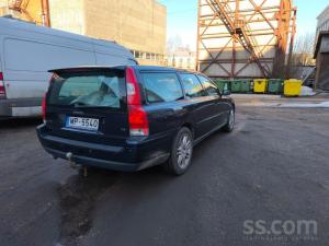 Blue Volvo V70 2006 in Riga, with an engine capacity of 2.40 L and mileage of 326 thousand km for 2100 €, photo 5 on AUTOMOTO.COM.LV