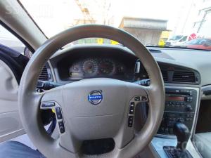 Blue Volvo V70 2006 in Riga, with an engine capacity of 2.40 L and mileage of 326 thousand km for 2100 €, photo 9 on AUTOMOTO.COM.LV