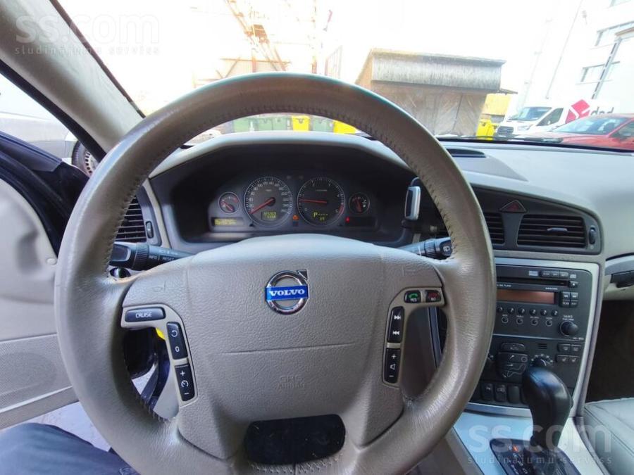 Blue Volvo V70 2006 in Riga, with an engine capacity of 2.40 L and mileage of 326 thousand km for 2100 €, photo 9 on AUTOMOTO.COM.LV