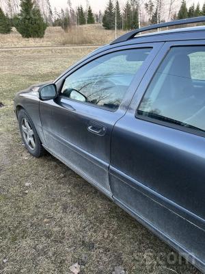 Blue Volvo V70 2006 in Ogre, with an engine capacity of 2.40 L and mileage of 384 thousand km for 2100 €, photo 6 on AUTOMOTO.COM.LV