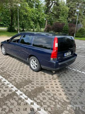 Zils Volvo V70 2006 Rīga, ar dzinēja tilpumu 2.40 L un nobraukumu 281 tūkst. km par 1700 €, foto 4 vietnē AUTOMOTO.COM.LV