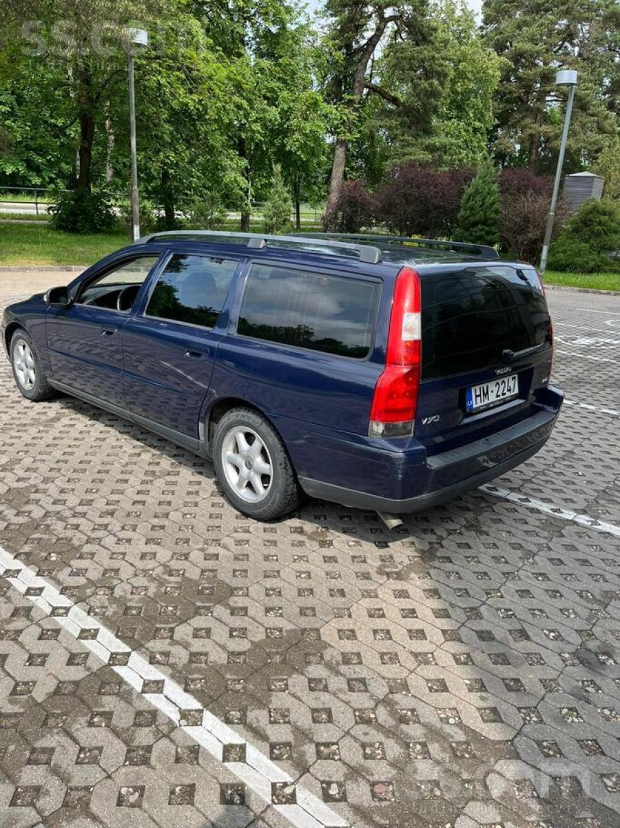 Zils Volvo V70 2006 Rīga, ar dzinēja tilpumu 2.40 L un nobraukumu 281 tūkst. km par 1700 €, foto 4 vietnē AUTOMOTO.COM.LV