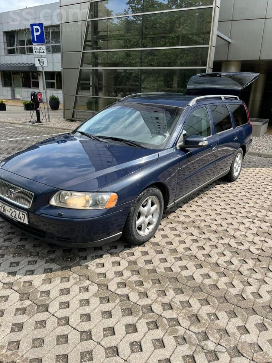 Zils Volvo V70 2006 Rīga, ar dzinēja tilpumu 2.40 L un nobraukumu 281 tūkst. km par 1700 €, foto 5 vietnē AUTOMOTO.COM.LV