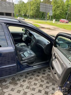 Zils Volvo V70 2006 Rīga, ar dzinēja tilpumu 2.40 L un nobraukumu 281 tūkst. km par 1700 €, foto 6 vietnē AUTOMOTO.COM.LV
