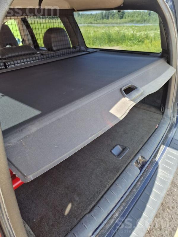 Zils Volvo V70 2006 Madona, ar dzinēja tilpumu 2.40 L un nobraukumu 437 tūkst. km par 2390 €, foto 8 vietnē AUTOMOTO.COM.LV