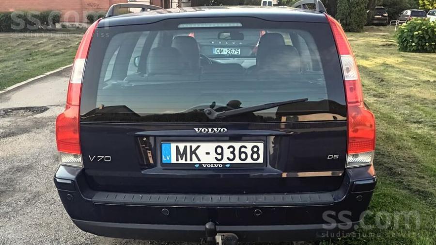 Zils Volvo V70 2006 Bauska, ar dzinēja tilpumu 2.40 L un nobraukumu 379 tūkst. km par 1750 €, foto 4 vietnē AUTOMOTO.COM.LV