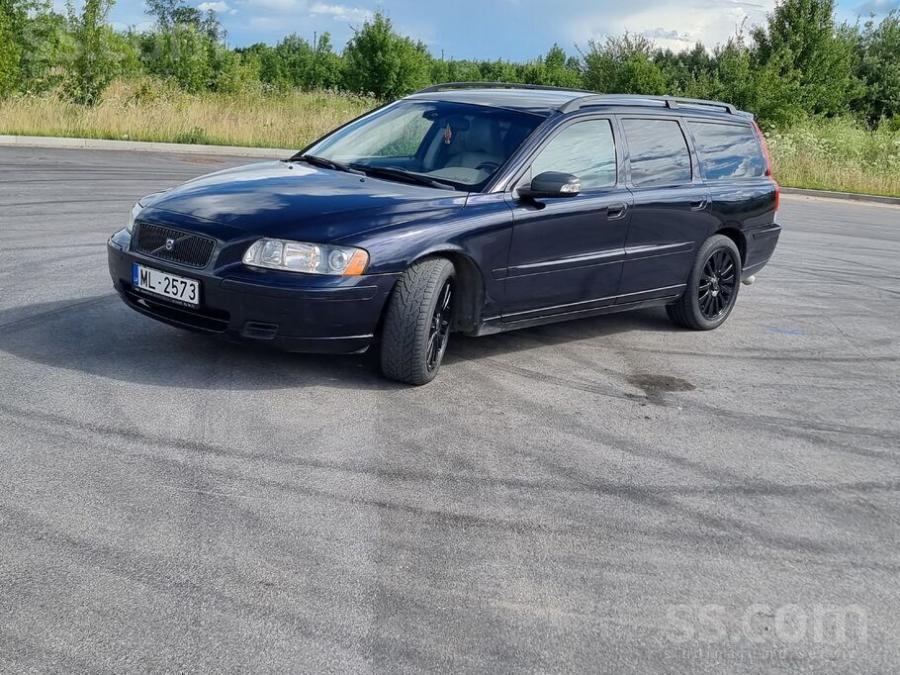 Zils Volvo V70 2006 Dobele, ar dzinēja tilpumu 2.40 L un nobraukumu 371 tūkst. km par 2500 €, foto 1 vietnē AUTOMOTO.COM.LV
