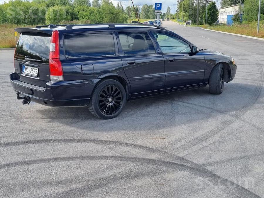 Zils Volvo V70 2006 Dobele, ar dzinēja tilpumu 2.40 L un nobraukumu 371 tūkst. km par 2500 €, foto 4 vietnē AUTOMOTO.COM.LV