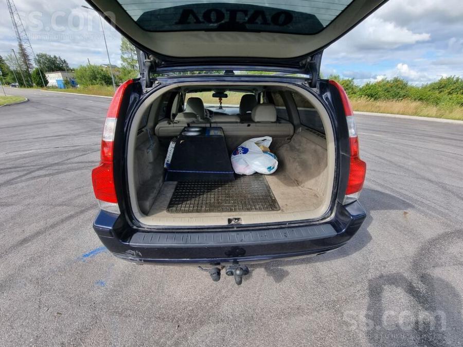 Zils Volvo V70 2006 Dobele, ar dzinēja tilpumu 2.40 L un nobraukumu 371 tūkst. km par 2500 €, foto 6 vietnē AUTOMOTO.COM.LV