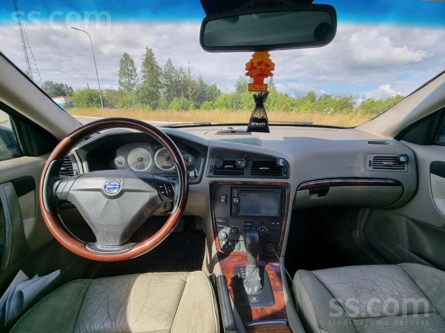 Zils Volvo V70 2006 Dobele, ar dzinēja tilpumu 2.40 L un nobraukumu 371 tūkst. km par 2500 €, foto 7 vietnē AUTOMOTO.COM.LV