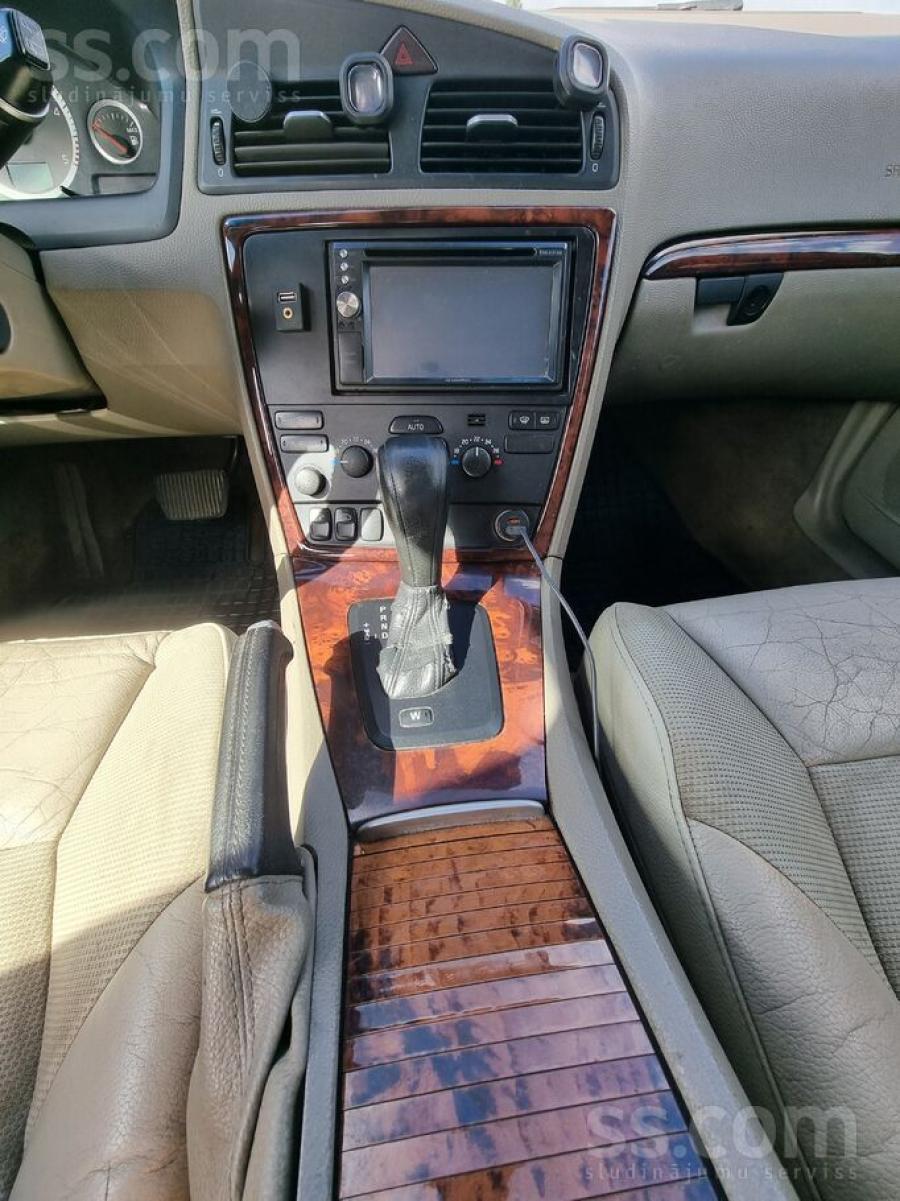 Zils Volvo V70 2006 Dobele, ar dzinēja tilpumu 2.40 L un nobraukumu 371 tūkst. km par 2500 €, foto 8 vietnē AUTOMOTO.COM.LV