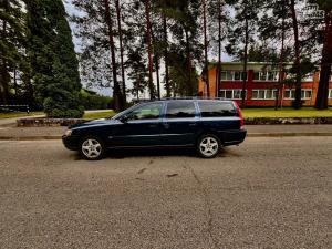Blue Volvo V70 2006 in Varena, with an engine capacity of 2.40 L and mileage of 465 thousand km for 2380 €, photo 5 on AUTOMOTO.COM.LV
