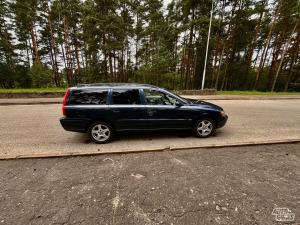 Blue Volvo V70 2006 in Varena, with an engine capacity of 2.40 L and mileage of 465 thousand km for 2380 €, photo 6 on AUTOMOTO.COM.LV