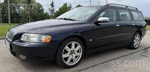 Zils Volvo V70 2006 Rīga, ar dzinēja tilpumu 2.40 L un nobraukumu 309 tūkst. km par 2700 €, foto  vietnē AUTOMOTO.COM.LV