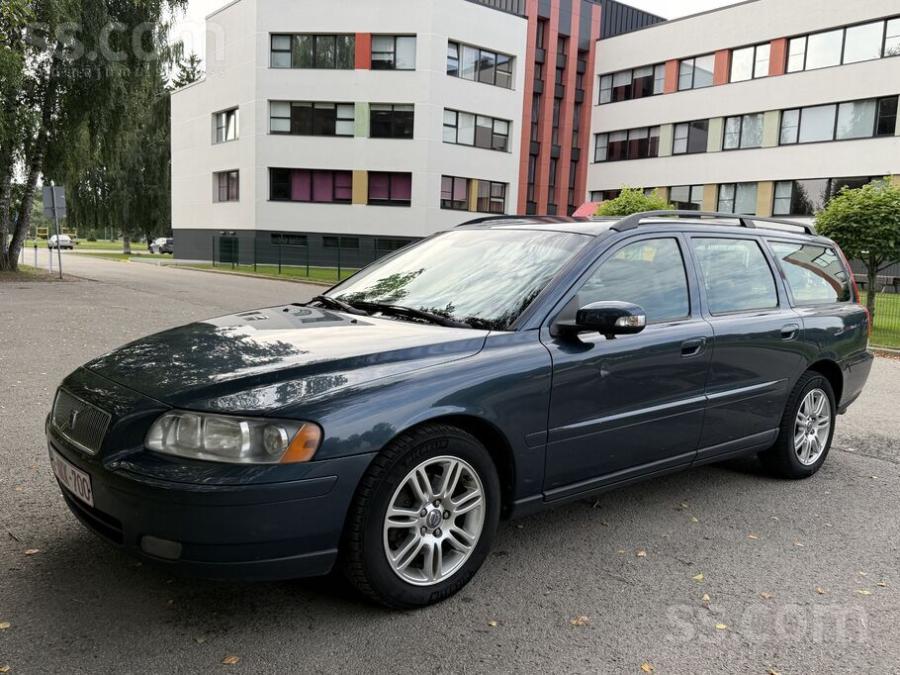 Blue Volvo V70 2006 in Riga, with an engine capacity of 2.40 L and mileage of 286 thousand km for 3150 €, photo 1 on AUTOMOTO.COM.LV