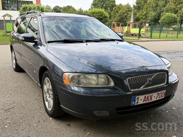 Синий Вольво В70 2006 в Рига, объемом двигателя 2.40 л и пробегом 286 тыс. км за 3150 €, фото 3 на AUTOMOTO.COM.LV