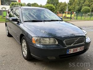 Blue Volvo V70 2006 in Riga, with an engine capacity of 2.40 L and mileage of 286 thousand km for 3150 €, photo 4 on AUTOMOTO.COM.LV