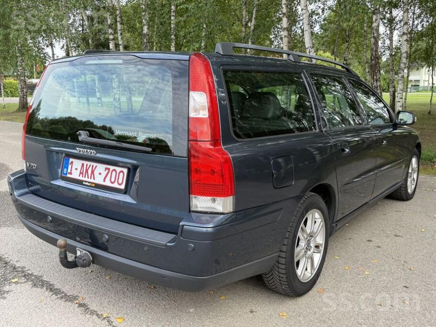 Blue Volvo V70 2006 in Riga, with an engine capacity of 2.40 L and mileage of 286 thousand km for 3150 €, photo 7 on AUTOMOTO.COM.LV