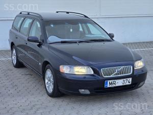 Blue Volvo V70 2006 in Riga, with an engine capacity of 2.40 L and mileage of 369 thousand km for 2800 €, photo  on AUTOMOTO.COM.LV