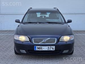 Blue Volvo V70 2006 in Riga, with an engine capacity of 2.40 L and mileage of 369 thousand km for 2800 €, photo 3 on AUTOMOTO.COM.LV