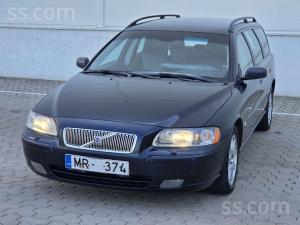 Blue Volvo V70 2006 in Riga, with an engine capacity of 2.40 L and mileage of 369 thousand km for 2800 €, photo 4 on AUTOMOTO.COM.LV
