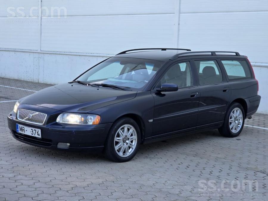 Blue Volvo V70 2006 in Riga, with an engine capacity of 2.40 L and mileage of 369 thousand km for 2800 €, photo 6 on AUTOMOTO.COM.LV