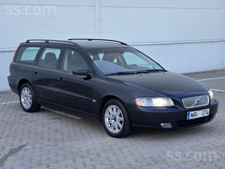 Blue Volvo V70 2006 in Riga, with an engine capacity of 2.40 L and mileage of 369 thousand km for 2800 €, photo 7 on AUTOMOTO.COM.LV