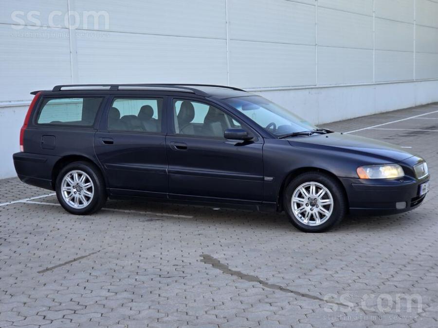 Blue Volvo V70 2006 in Riga, with an engine capacity of 2.40 L and mileage of 369 thousand km for 2800 €, photo 8 on AUTOMOTO.COM.LV