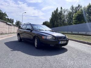 Zils Volvo V70 2006 Rīga, ar dzinēja tilpumu 2.40 L un nobraukumu 318 tūkst. km par 2550 €, foto 3 vietnē AUTOMOTO.COM.LV