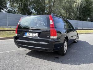 Zils Volvo V70 2006 Rīga, ar dzinēja tilpumu 2.40 L un nobraukumu 318 tūkst. km par 2550 €, foto 4 vietnē AUTOMOTO.COM.LV