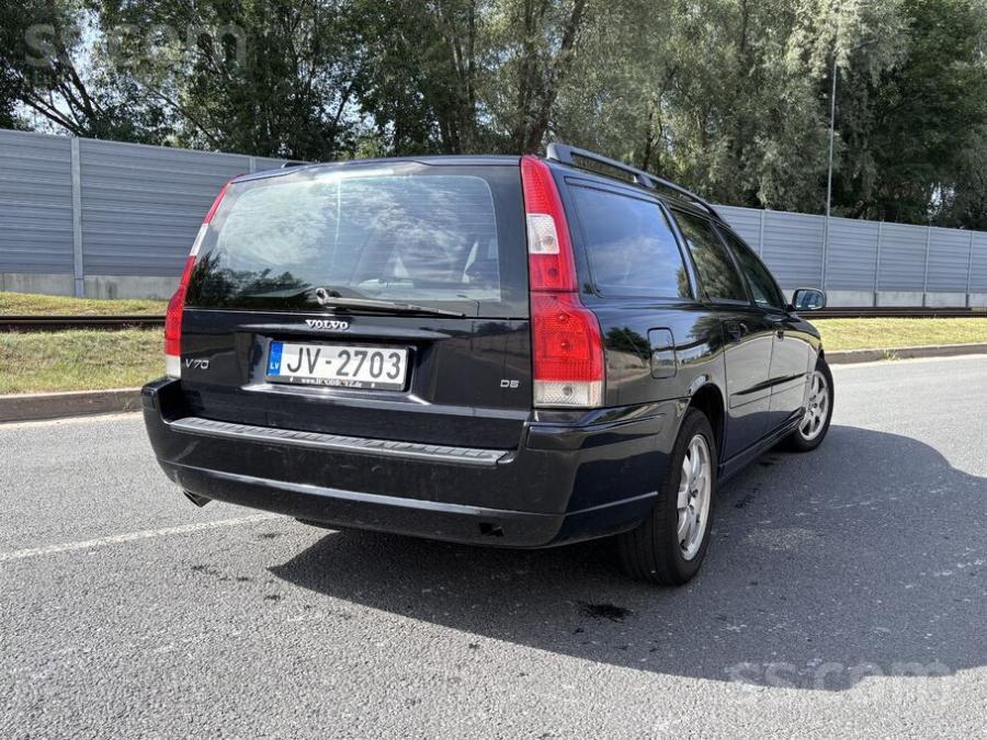Zils Volvo V70 2006 Rīga, ar dzinēja tilpumu 2.40 L un nobraukumu 318 tūkst. km par 2550 €, foto 4 vietnē AUTOMOTO.COM.LV