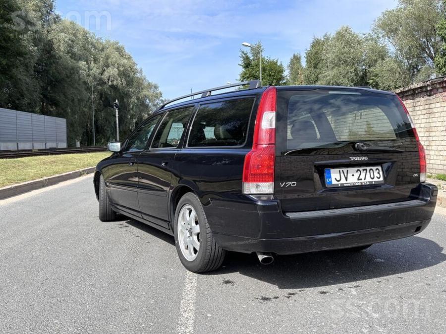 Zils Volvo V70 2006 Rīga, ar dzinēja tilpumu 2.40 L un nobraukumu 318 tūkst. km par 2550 €, foto 5 vietnē AUTOMOTO.COM.LV