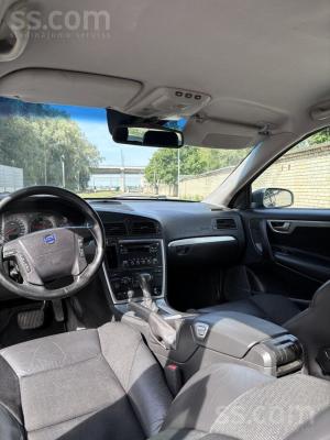 Zils Volvo V70 2006 Rīga, ar dzinēja tilpumu 2.40 L un nobraukumu 318 tūkst. km par 2550 €, foto 9 vietnē AUTOMOTO.COM.LV