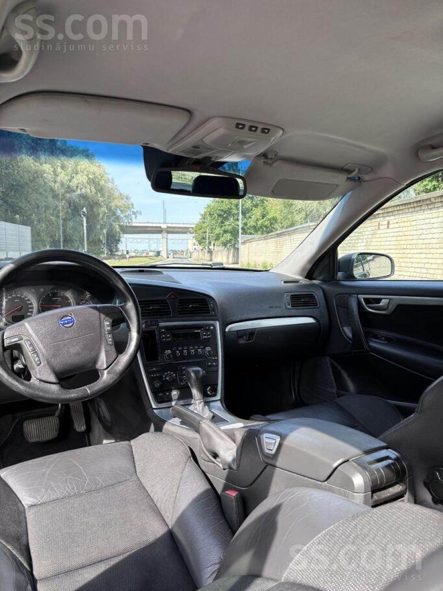 Zils Volvo V70 2006 Rīga, ar dzinēja tilpumu 2.40 L un nobraukumu 318 tūkst. km par 2550 €, foto 9 vietnē AUTOMOTO.COM.LV