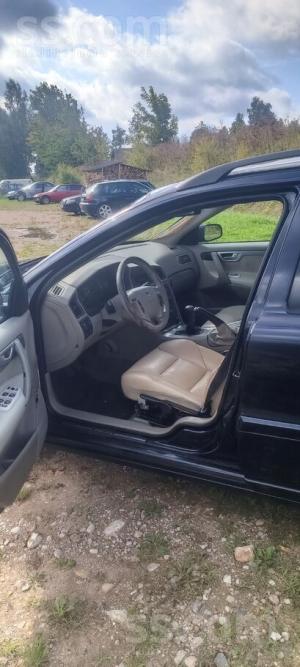 Zils Volvo V70 2006 Tukums, ar dzinēja tilpumu 2.40 L un nobraukumu 388 tūkst. km par 1999 €, foto 5 vietnē AUTOMOTO.COM.LV