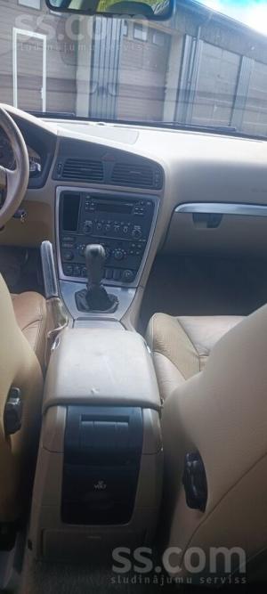 Zils Volvo V70 2006 Tukums, ar dzinēja tilpumu 2.40 L un nobraukumu 388 tūkst. km par 1999 €, foto 8 vietnē AUTOMOTO.COM.LV