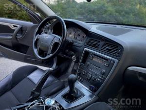 Синий Вольво В70 2006 в Огре, объемом двигателя 2.40 л и пробегом 394 тыс. км за 2490 €, фото 7 на AUTOMOTO.COM.LV