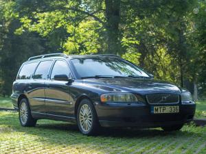 Zils Volvo V70 2006 Viļņa, ar dzinēja tilpumu 2.40 L un nobraukumu 445 tūkst. km par 1899 €, foto  vietnē AUTOMOTO.COM.LV