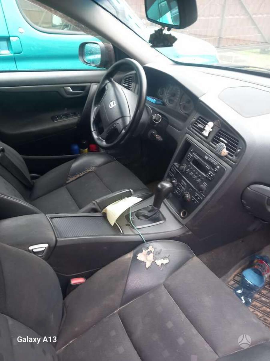 Zils Volvo V70 2006 Viļņa, ar dzinēja tilpumu 2.40 L un nobraukumu 478 tūkst. km par 1350 €, foto 3 vietnē AUTOMOTO.COM.LV