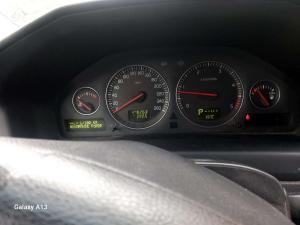 Zils Volvo V70 2006 Viļņa, ar dzinēja tilpumu 2.40 L un nobraukumu 478 tūkst. km par 1350 €, foto 5 vietnē AUTOMOTO.COM.LV