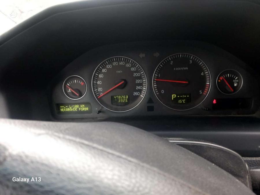 Zils Volvo V70 2006 Viļņa, ar dzinēja tilpumu 2.40 L un nobraukumu 478 tūkst. km par 1350 €, foto 5 vietnē AUTOMOTO.COM.LV
