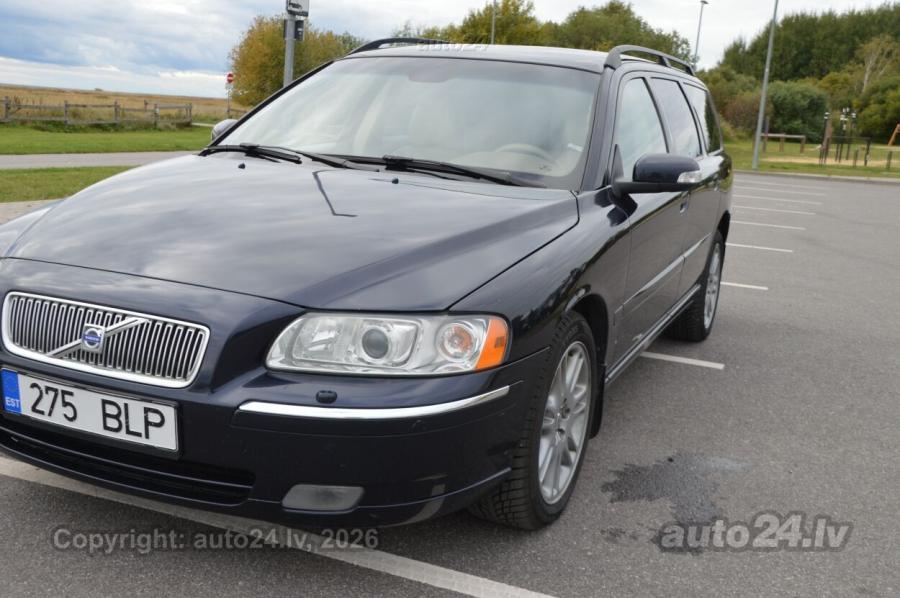 Zils Volvo V70 2006 Pērnava, ar dzinēja tilpumu 2.50 L un nobraukumu 400 tūkst. km par 1500 €, foto 1 vietnē AUTOMOTO.COM.LV