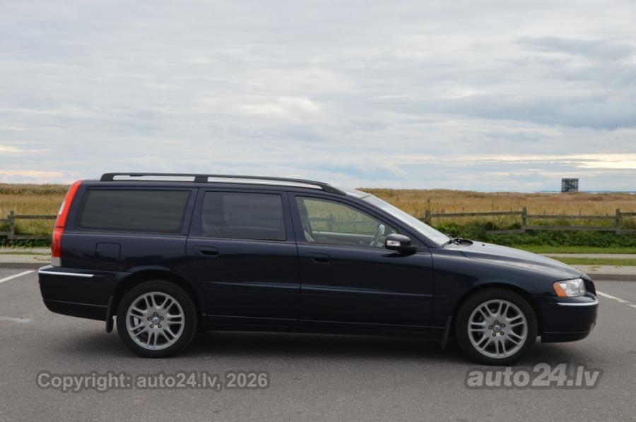 Zils Volvo V70 2006 Pērnava, ar dzinēja tilpumu 2.50 L un nobraukumu 400 tūkst. km par 1500 €, foto 5 vietnē AUTOMOTO.COM.LV