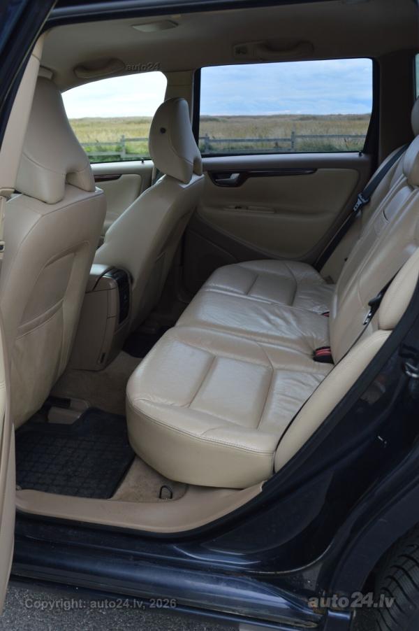 Zils Volvo V70 2006 Pērnava, ar dzinēja tilpumu 2.50 L un nobraukumu 400 tūkst. km par 1500 €, foto 10 vietnē AUTOMOTO.COM.LV