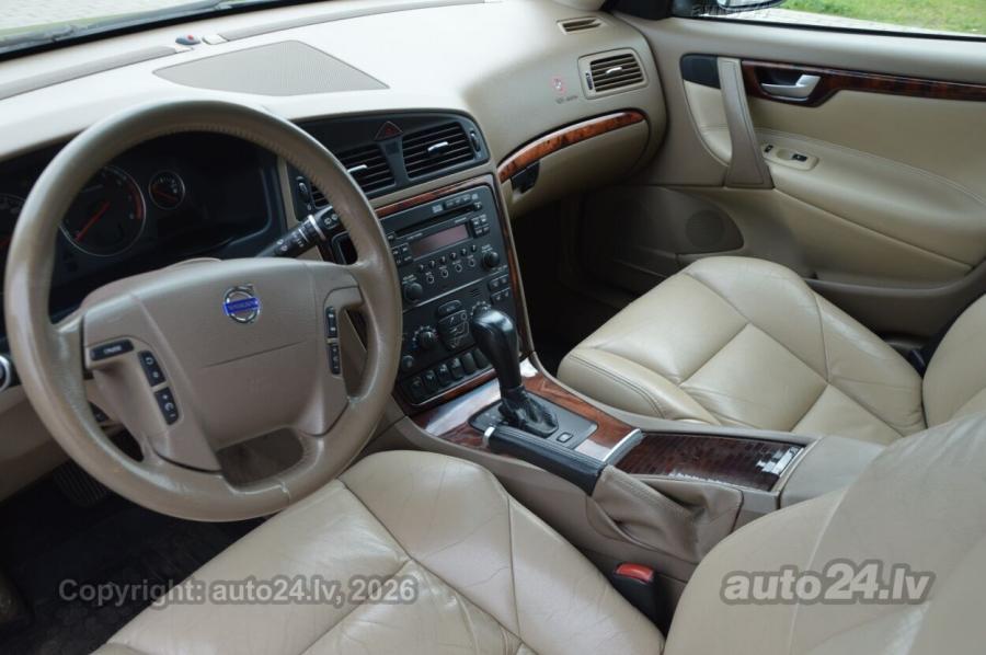 Zils Volvo V70 2006 Pērnava, ar dzinēja tilpumu 2.50 L un nobraukumu 400 tūkst. km par 1500 €, foto 12 vietnē AUTOMOTO.COM.LV