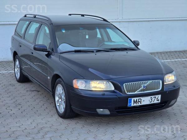 Синий Вольво В70 2006 в Рига, объемом двигателя 2.40 л и пробегом 369 тыс. км за 2400 €, фото 2 на AUTOMOTO.COM.LV