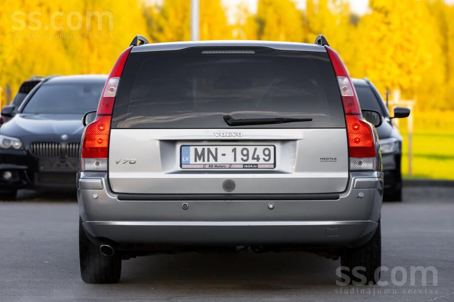 Blue Volvo V70 2006 in Jelgava, with an engine capacity of 2.40 L and mileage of 0 thousand km for 2400 €, photo 6 on AUTOMOTO.COM.LV