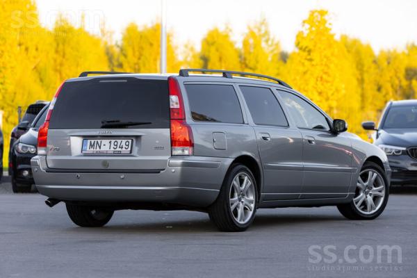 Blue Volvo V70 2006 in Jelgava, with an engine capacity of 2.40 L and mileage of 0 thousand km for 2400 €, photo 7 on AUTOMOTO.COM.LV