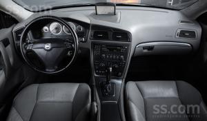 Blue Volvo V70 2006 in Jelgava, with an engine capacity of 2.40 L and mileage of 0 thousand km for 2400 €, photo 11 on AUTOMOTO.COM.LV