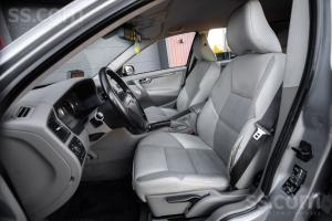 Blue Volvo V70 2006 in Jelgava, with an engine capacity of 2.40 L and mileage of 0 thousand km for 2400 €, photo 14 on AUTOMOTO.COM.LV